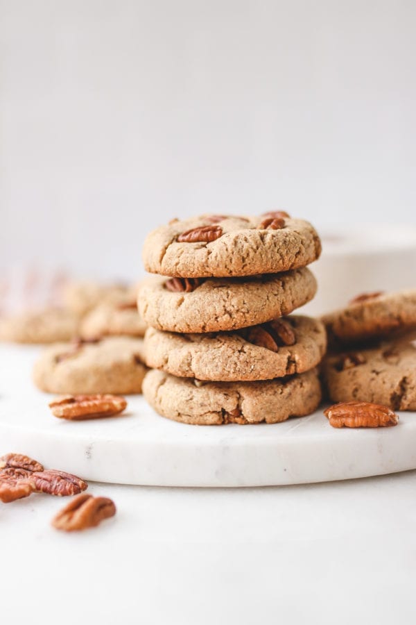 Maple Pecan Shortbread Cookies | Veggiekins Blog