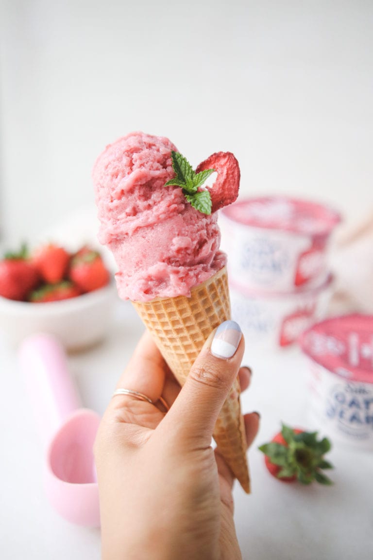 2-Ingredient Strawberry Vegan Froyo Recipe - Veggiekins Blog