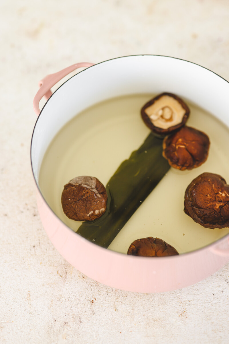 Easy Kombu Dashi (Vegan Dashi) | Veggiekins Blog