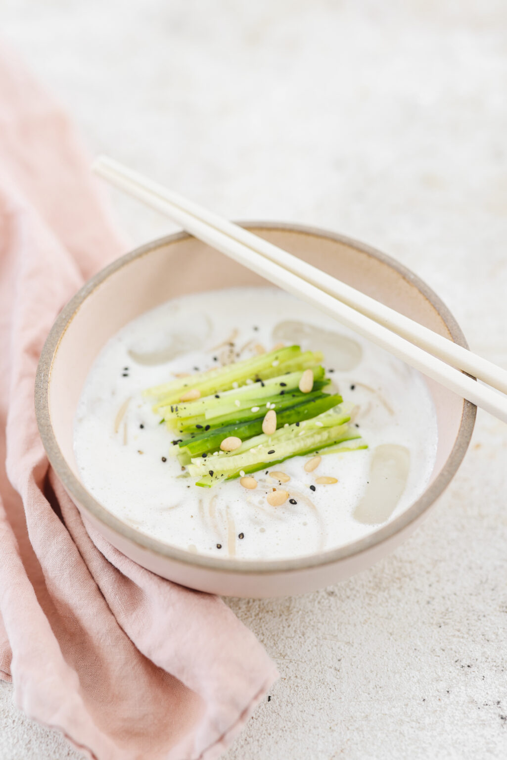Chilled Korean Soybean Soup (Kongguksu) - Veggiekins Blog